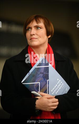 STUC General Secretary Roz Foyer speaks during a Protect The Right To ...