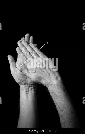 BSL Fingerspelling alphabet letter B Stock Photo - Alamy