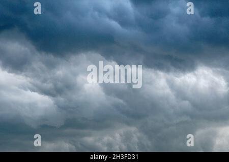Nimbostratus rain clouds Stock Photo - Alamy