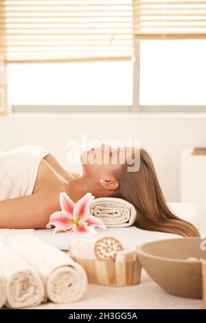 Young woman prepared for body massage procedures in body mainten Stock ...