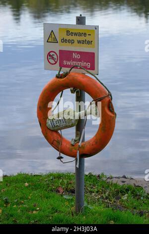 Warning sign no swimming, beware strong currents, no diving, danger ...