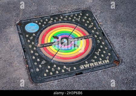 Thames water manhole cover Stock Photo - Alamy