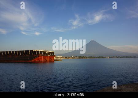 Port of Legazpi, Legazpi City, Albay, Philippines Stock Photo - Alamy
