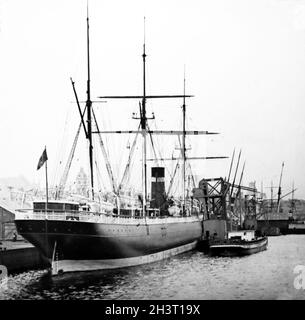 Montreal Docks, Canada, early 1900s Stock Photo - Alamy