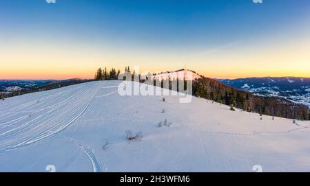 Top view of mesmerizing view of the ski slope Stock Photo - Alamy