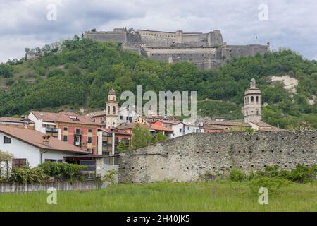 The village of Gavi Stock Photo - Alamy