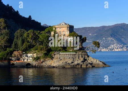 Villa in Paraggi Stock Photo - Alamy