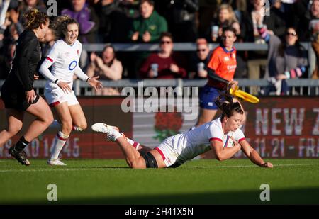 England's Abbie Ward scores a try during the Women's Rugby World Cup ...