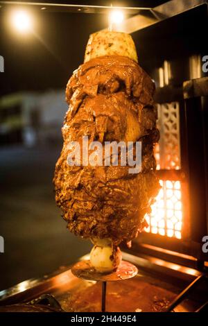 Trompo de carne Mexican Tacos al Pastor in Mexico city Stock Photo - Alamy