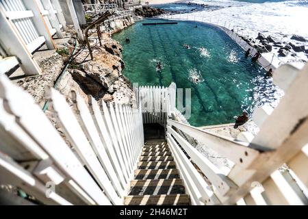 Bronte Beach pools and Surfing Stock Photo - Alamy