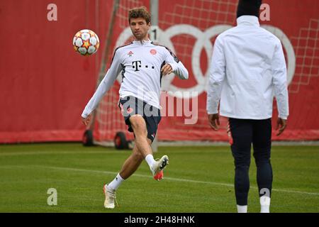 Munich, Deutschland. 01st Nov, 2021. Thomas MUELLER (MULLER, FC Bayern ...