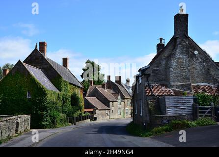 High Street, Yetminster village in Dorset UK Stock Photo - Alamy