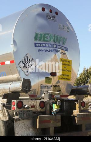 Tucumcari, USA. 27th Oct, 2021. The Walmart truck fleet has WeÕre ...