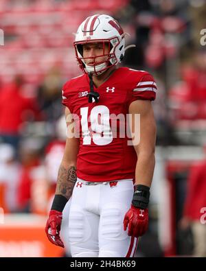 Madison, WI, USA. 30th Oct, 2022. Wisconsin Badgers guard Connor ...