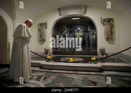 Roma, . 02nd Nov, 2021. Rome, Vatican- 2021-11-02 Pope Francis Visits ...