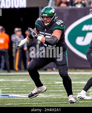 New York Jets guard Greg Van Roten (62) in coverage during an NFL ...