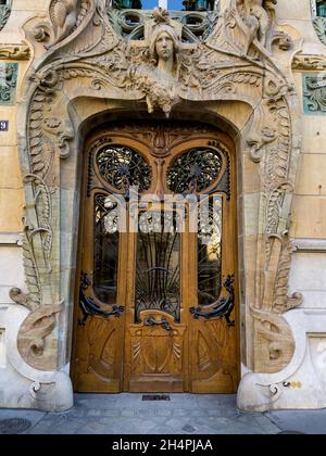 The famous Lavirotte building , Paris, France Stock Photo - Alamy