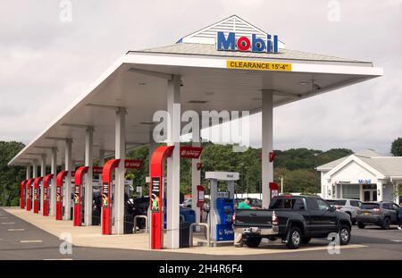 Mobile gas station on interstate 95 service area in Connecticut Stock ...