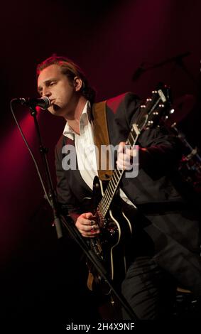 Willy Mason performs live in concert at 02 Academy, Birmingham Stock Photo - Alamy