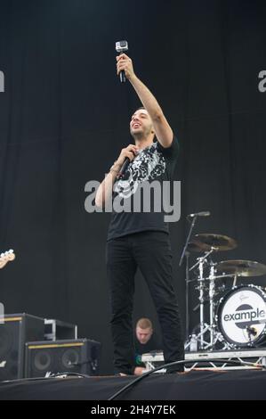 Example Performing Live Stock Photo - Alamy