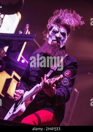 Jim Root of Slipknot performs during day 2 of Ozzfest meets Knotfest at ...