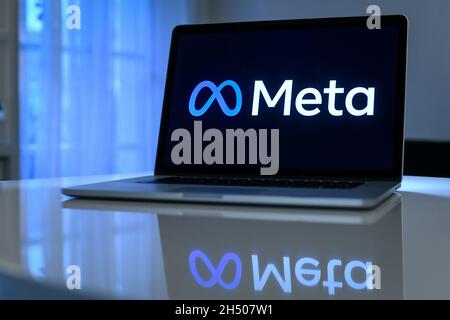 Laptop Logo