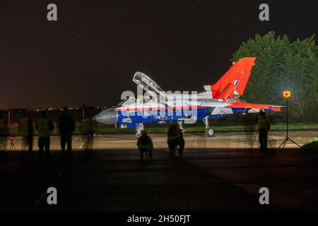 RAF Tornado GR.1, ZA326 in raspberry ripple livery at Threshold.Aero ...