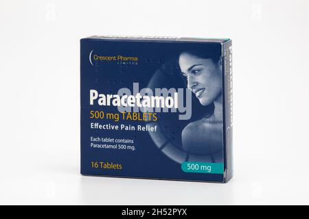 A box of 16 500mg Crescent Pharma Paracetamol tablets Stock Photo - Alamy