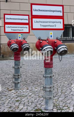Firefighter building line Stock Photo - Alamy
