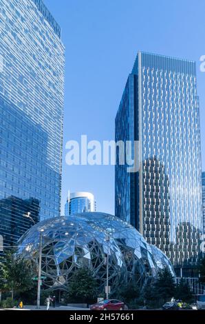 The Spheres in the Amazon corporate office headquarters in Seattle ...