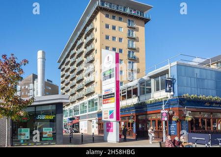 High Street, The Centre Feltham Shopping, High Street, Feltham, London ...
