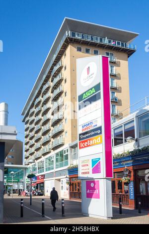 High Street, The Centre Feltham Shopping, High Street, Feltham, London ...
