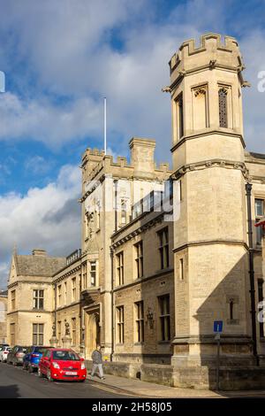 Cloisters at Oundle school Stock Photo - Alamy