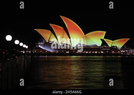 Sydney, Australia. 8th November 2021. The Sydney Opera House was lit up ...