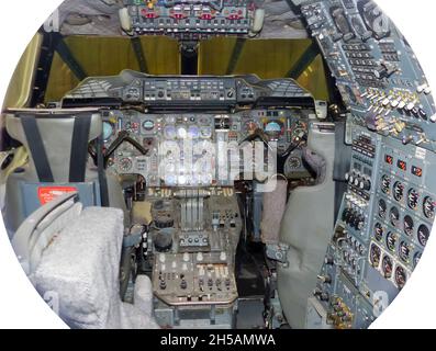 Transport, Air, Cockpit, Concorde flight-deck and pilots Stock Photo ...