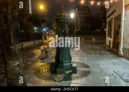 The Shakespeare and Company founded by George Whitman located on the ...