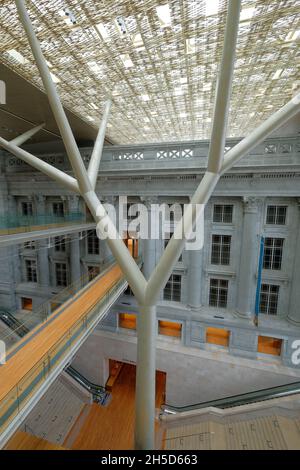 Padang Atrium, National Gallery Singapore, with the City Hall Wing on ...