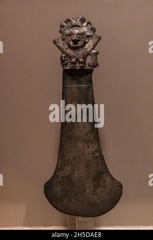 Tumi, ceremonial knife,Moche culture (100 to 700 AC Stock Photo - Alamy