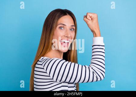 Profile photo of amazed crazy lady tell sale news share message wear ...