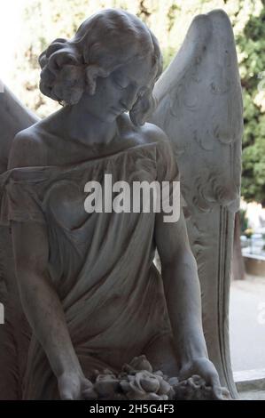 statue of angel gathered in prayer Stock Photo - Alamy
