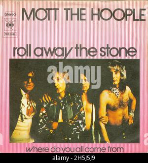 Vintage single record cover - Mott The Hoople - Honaloochie Boogie - D - 1973 Stock Photo - Alamy