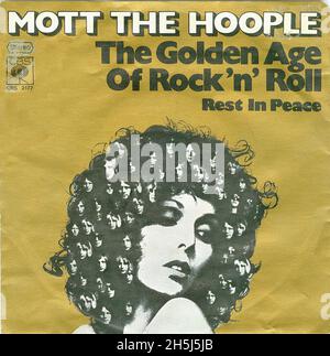 Vintage single record cover - Mott The Hoople - Honaloochie Boogie - D - 1973 Stock Photo - Alamy