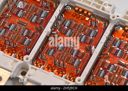 Neubiberg. 10th Nov, 2021. Hybrid drive pack for electric vehicles ...