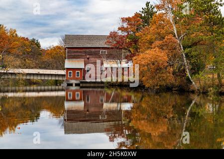 Fall colors at Dells Mill Pond Stock Photo - Alamy