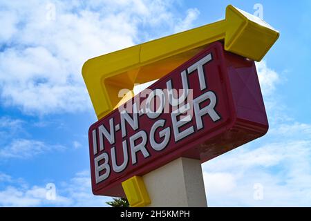 The famous California In-n-out burger sign / logo and fast food ...
