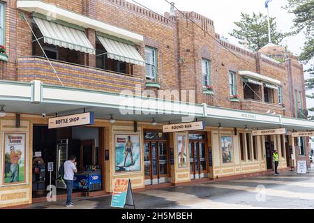The Hotel Steyne in Manly Beach , local bar, bistro and hotel on the ...