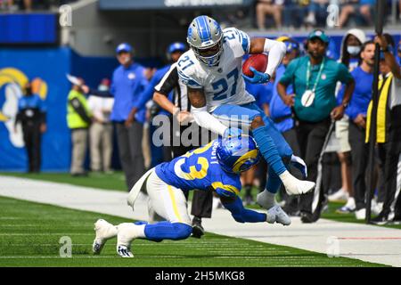 Los Angeles Rams safety Nick Scott (33) warms up before an NFL football ...