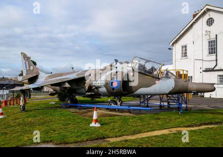A British Royal Air Force Harrier GR7 engineering technician ...