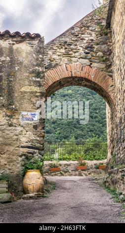 The back of the church arch Stock Photo - Alamy