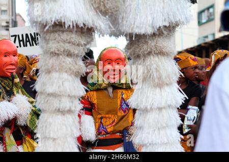 Traditional Zimbabwean Dancers Stock Photo - Alamy